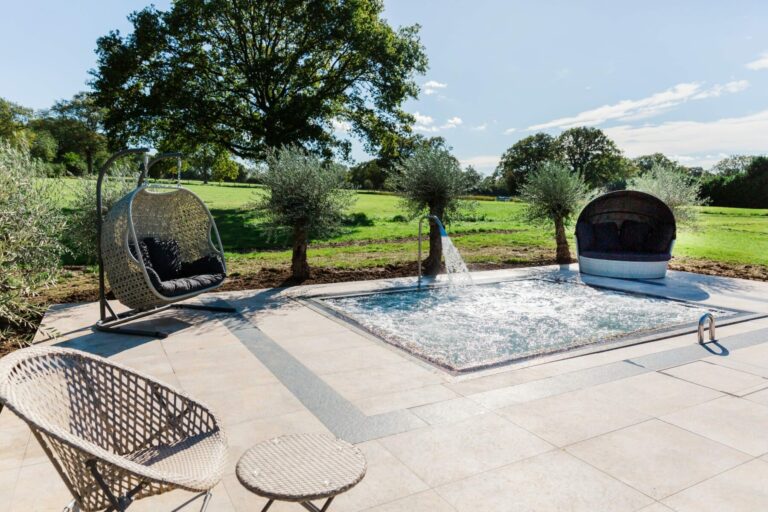 Guildford Manor Hotel - Surrey Hills National Landscape