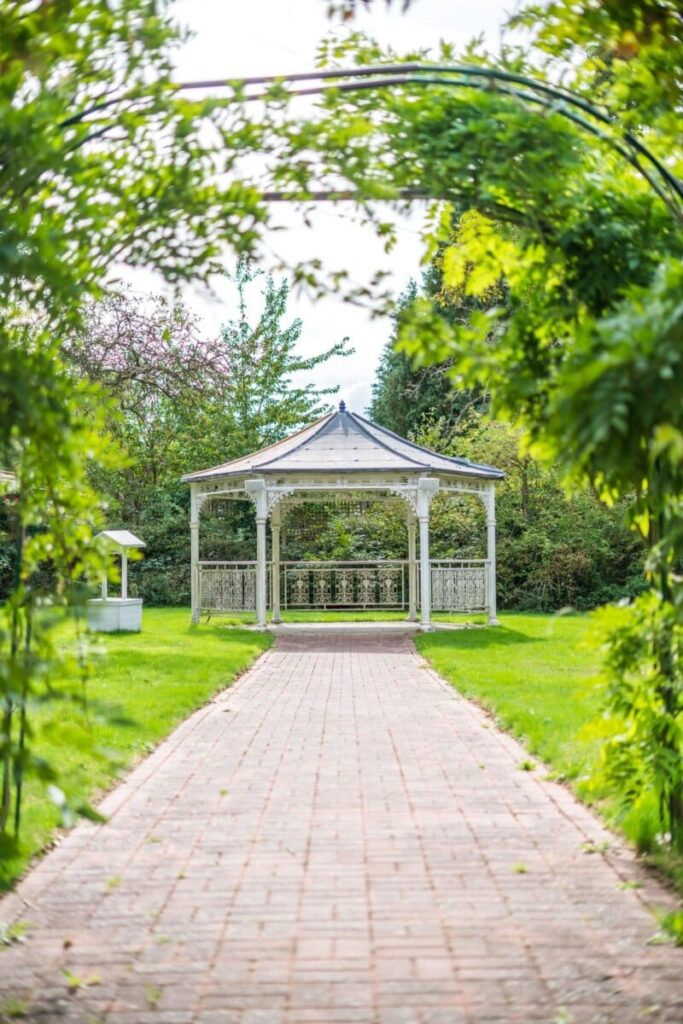 Guildford Manor Hotel - Surrey Hills National Landscape